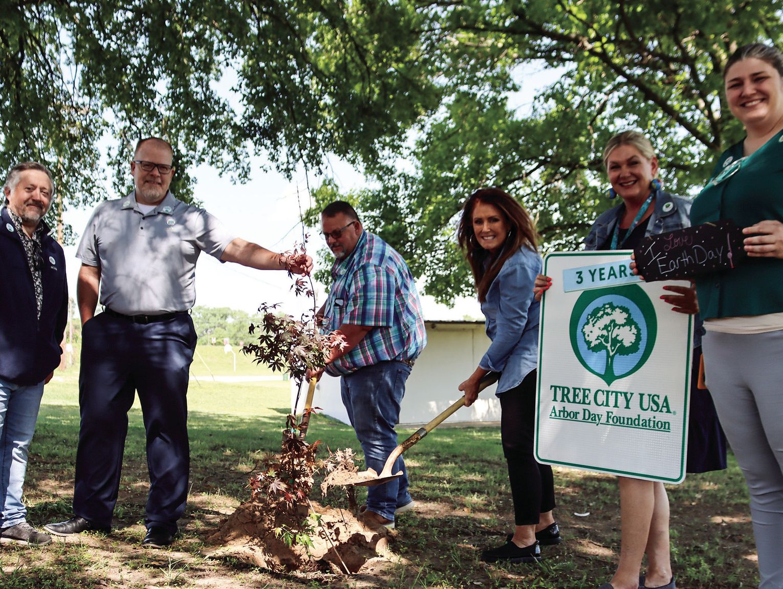 City plants sapling ‘Beatrees’ for Earth Day