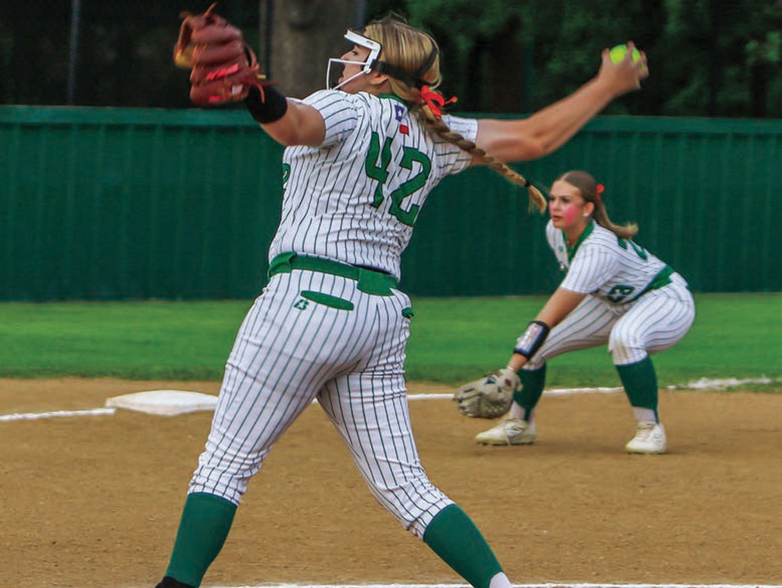 Softball ladies fall to Aledo, head to playoffs